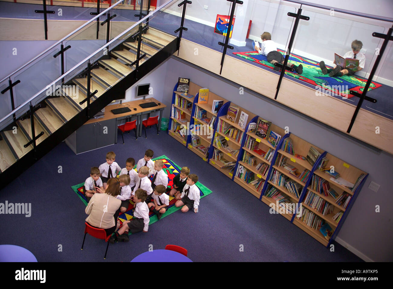 Group study classroom england hi-res stock photography and images - Alamy