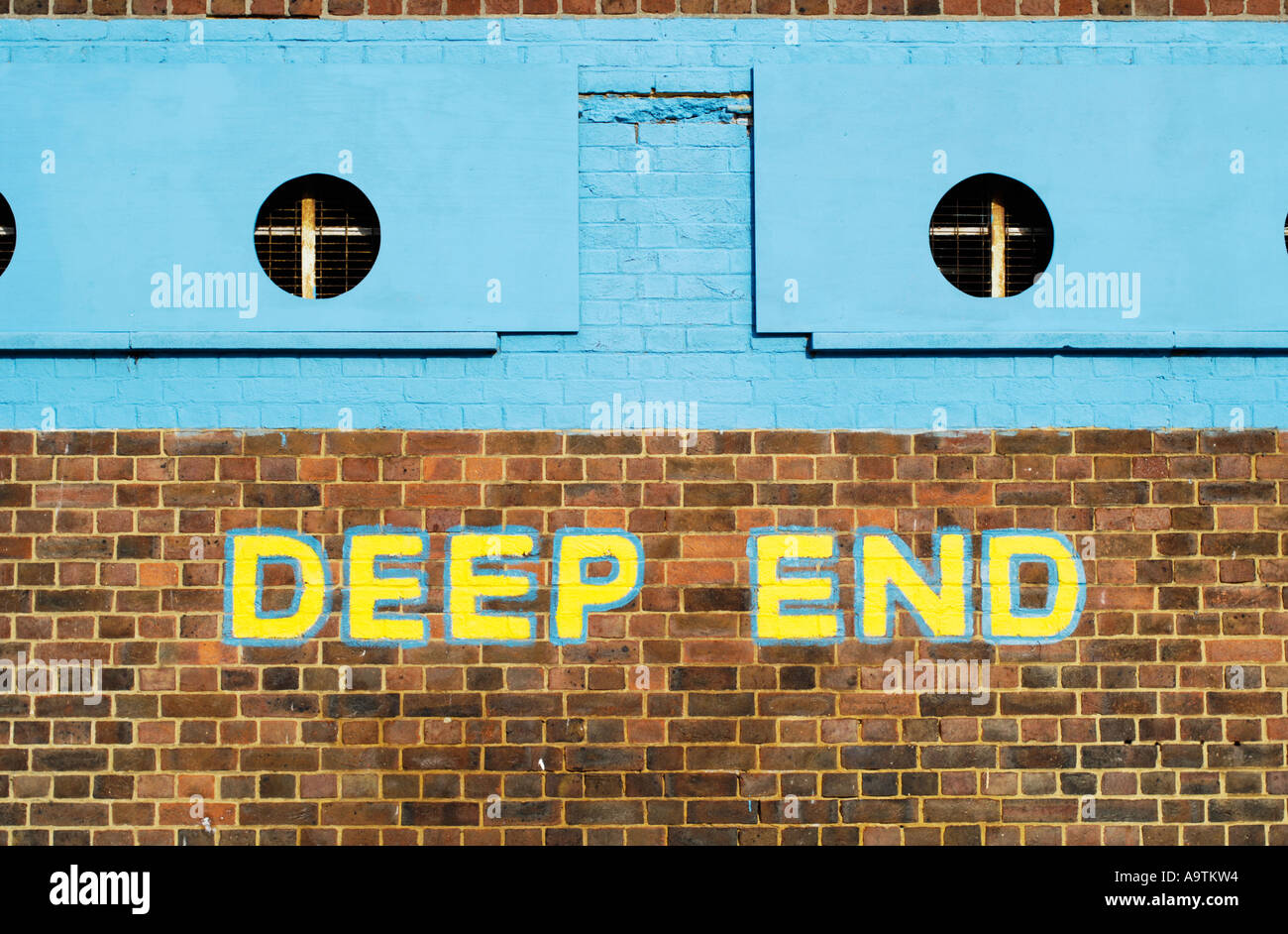 Swimming pool sign deep end hi-res stock photography and images - Alamy