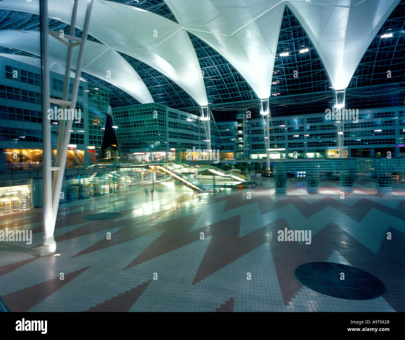 Munich airport terminal 2 hi-res stock photography and images - Alamy