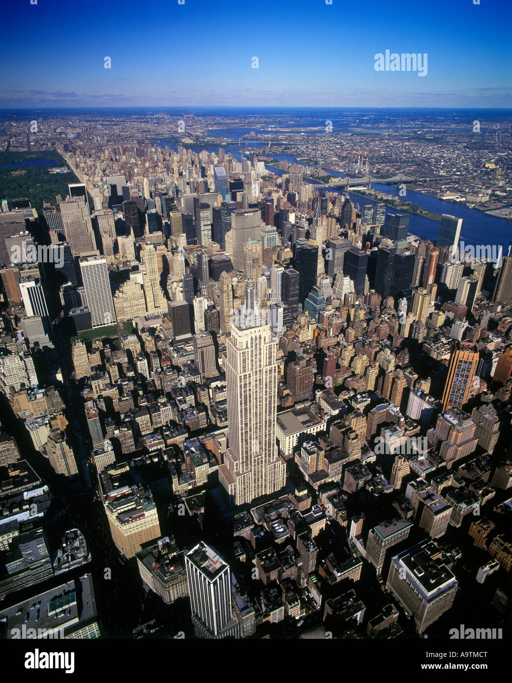 EMPIRE STATE BUILDING (©SHREVE LAMB & HARMON 1931) MIDTOWN MANHATTAN ...