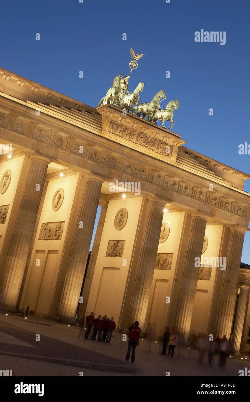 Berlin germany brandenburg gate hi-res stock photography and images - Alamy