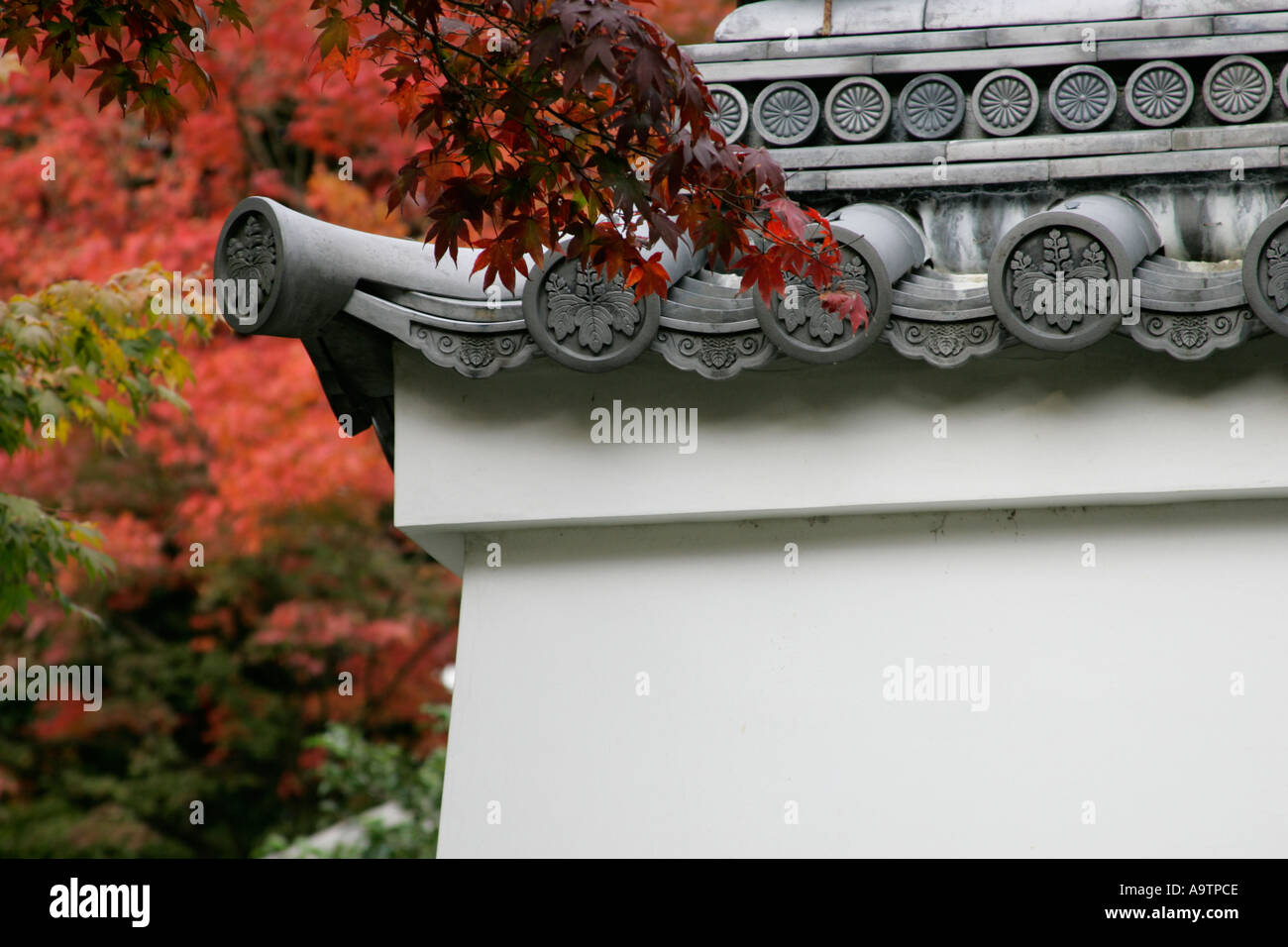 Traditional wall and roof tile Kyoto Japan Stock Photo - Alamy