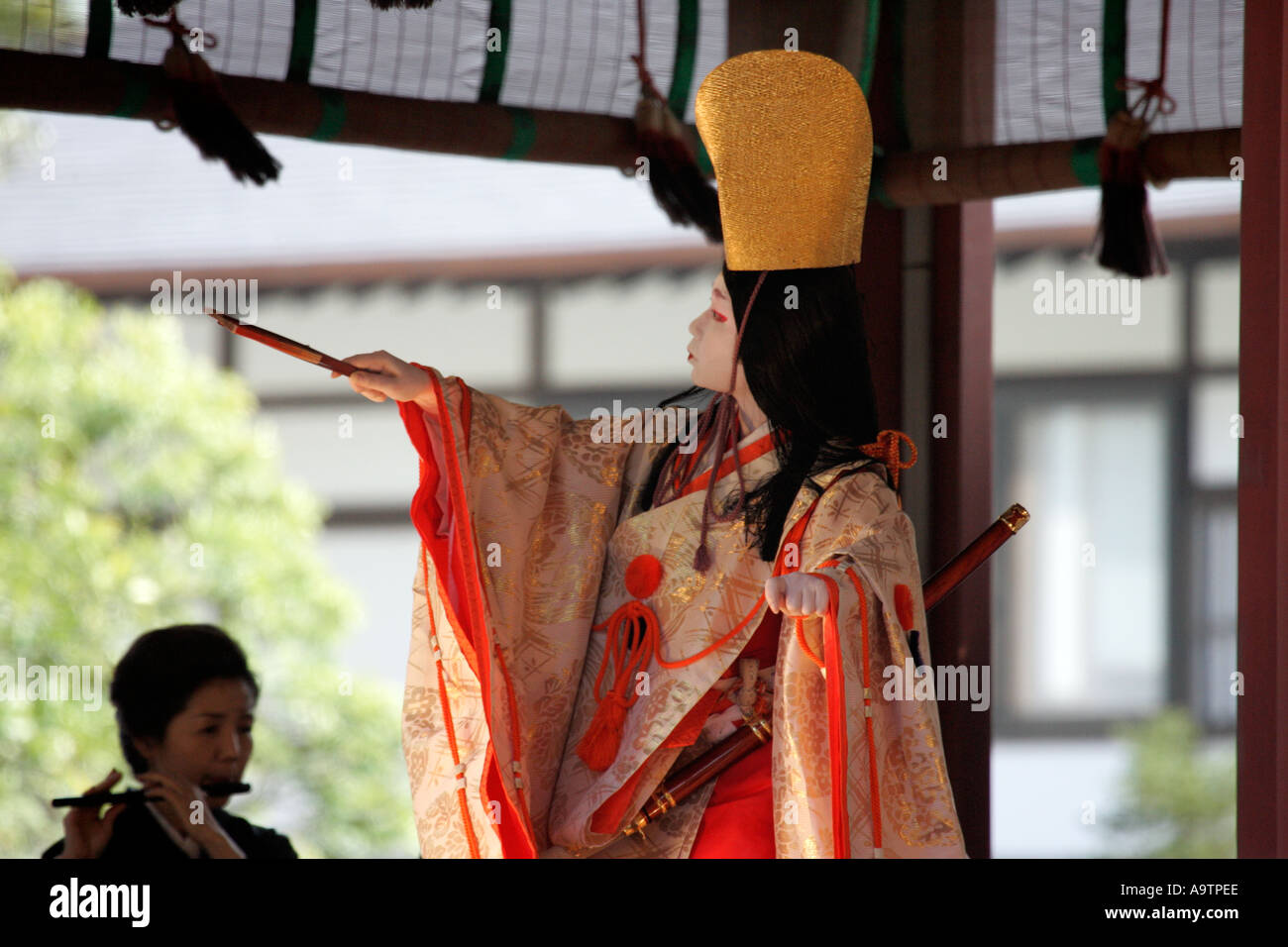 Traditional Japanese dancer in costume Kamakura Japan Stock Photo - Alamy