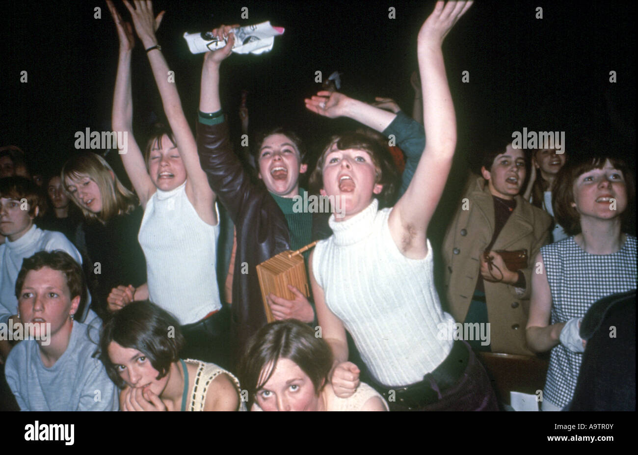 British pop music hi-res stock photography and images - Alamy