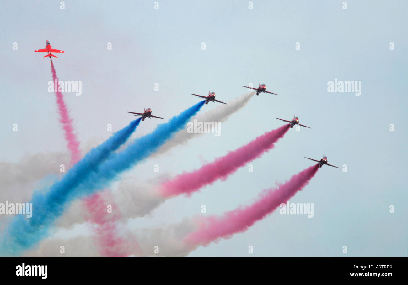 Royal Air Force Hawk T1A aerobatic display team Red Arrows at the ...