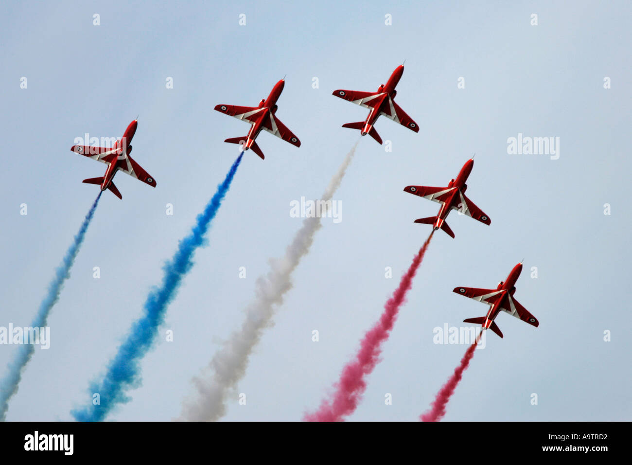 Royal Air Force Hawk T1A aerobatic display team Red Arrows at the ...
