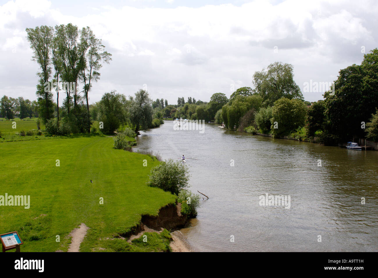 River Thames at Wallingford Oxfordshire Stock Photo - Alamy