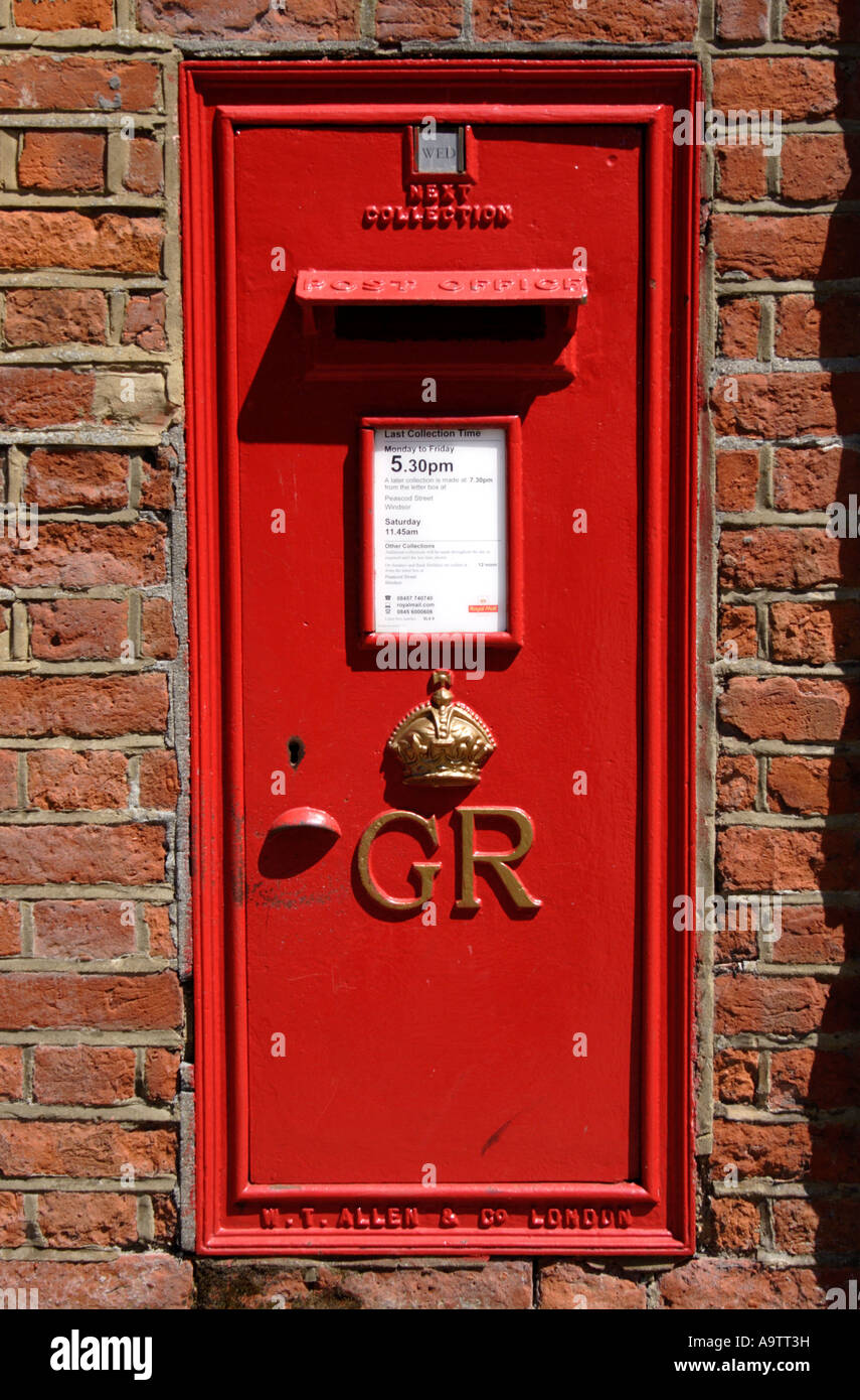 English post box Windsor Stock Photo - Alamy