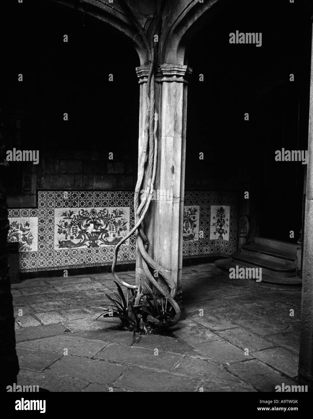 Ornate design in stone Black and White Stock Photos & Images - Alamy