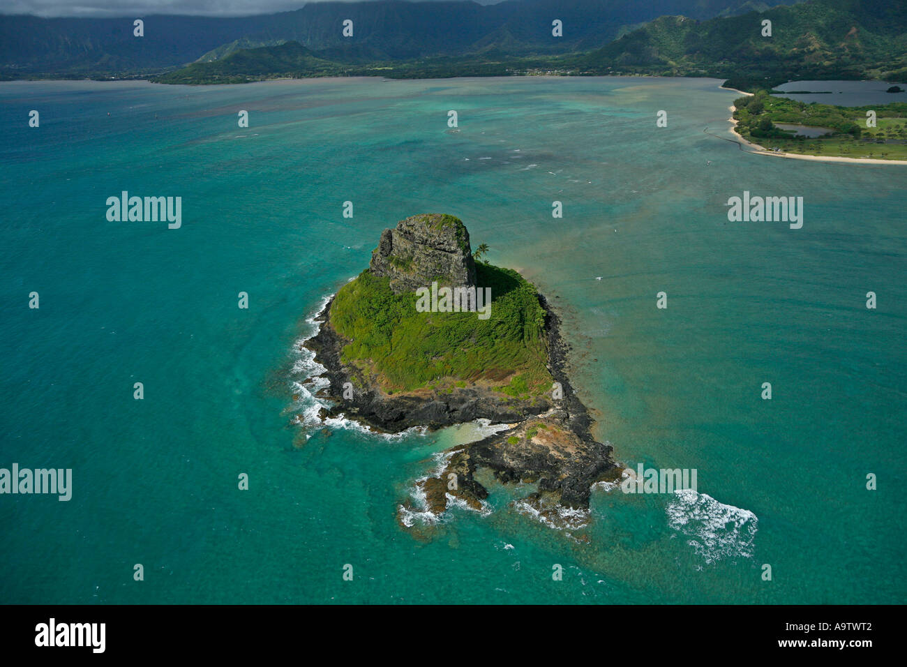 Chinaman hat oahu hawaii hi-res stock photography and images - Alamy