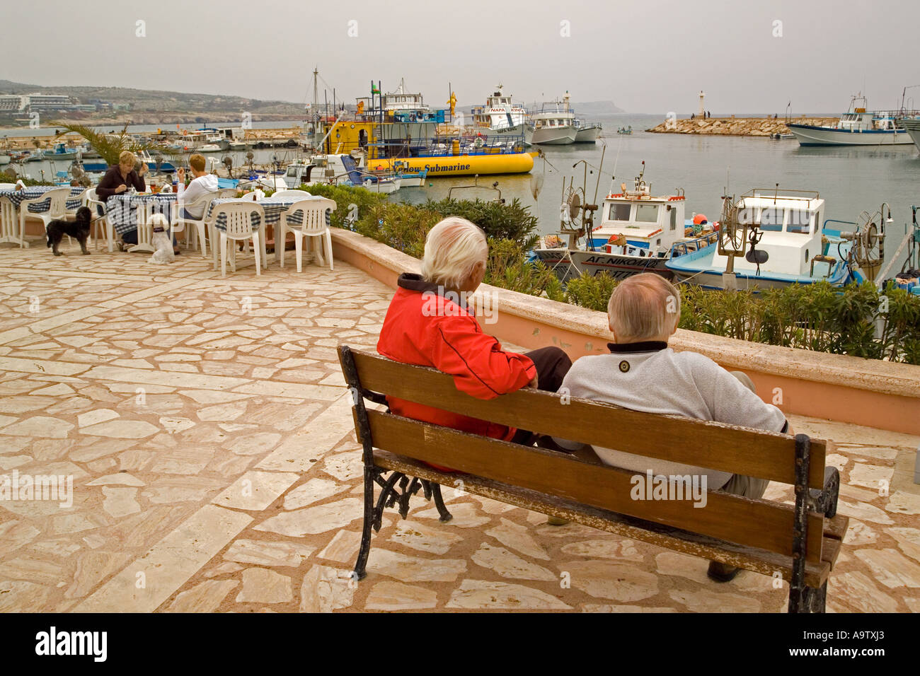 Looking out over river hi-res stock photography and images - Alamy