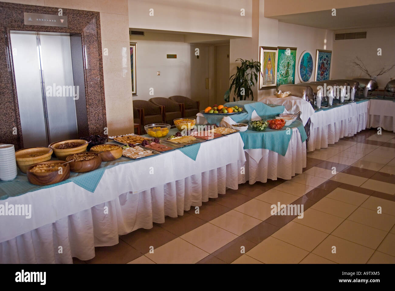 hotel breakfast layout Stock Photo - Alamy