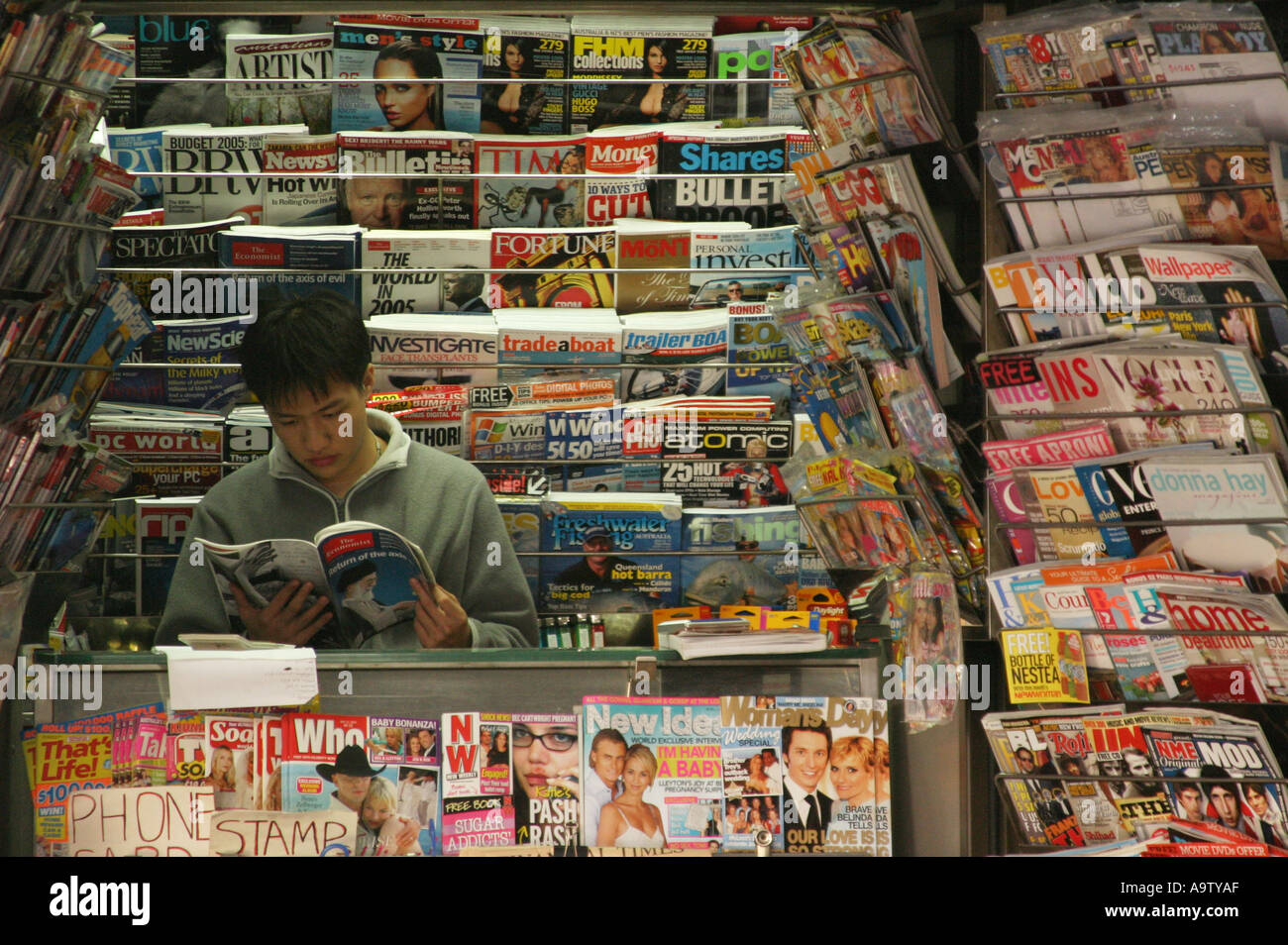 Newspaper reading australia hi-res stock photography and images - Alamy