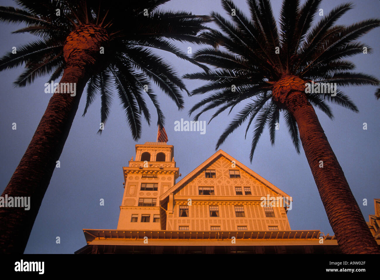 USA CALIFORNIA, BERKELEY, Claremont Hotel, Sunset on historic hotel ...