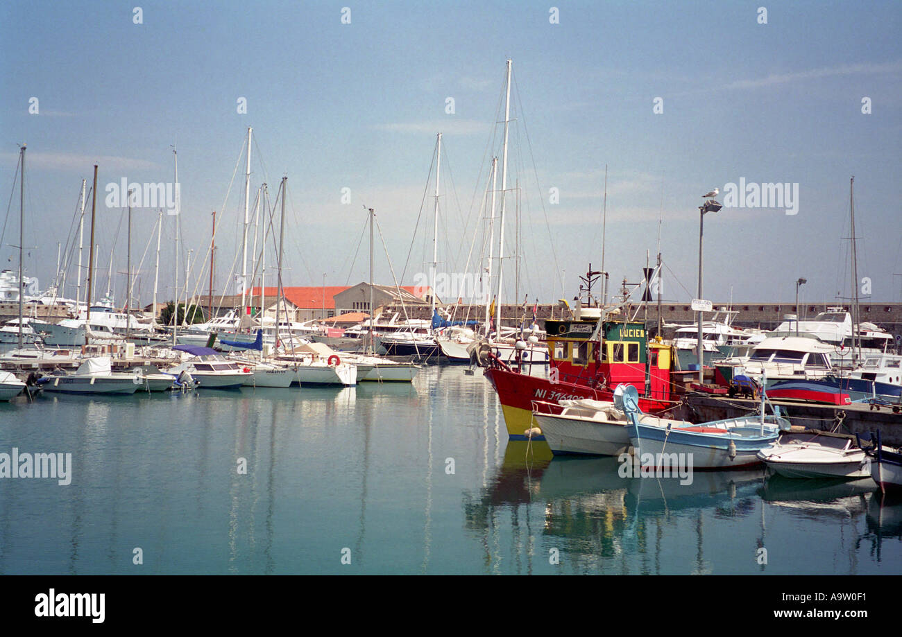 French Harbour scene Antibes Stock Photo - Alamy