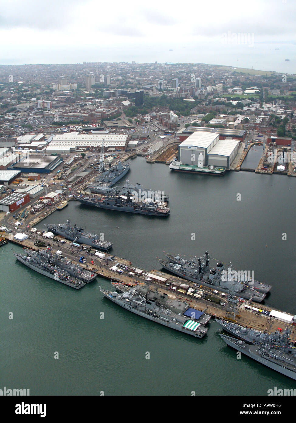 Royal navy rn warships hi-res stock photography and images - Alamy