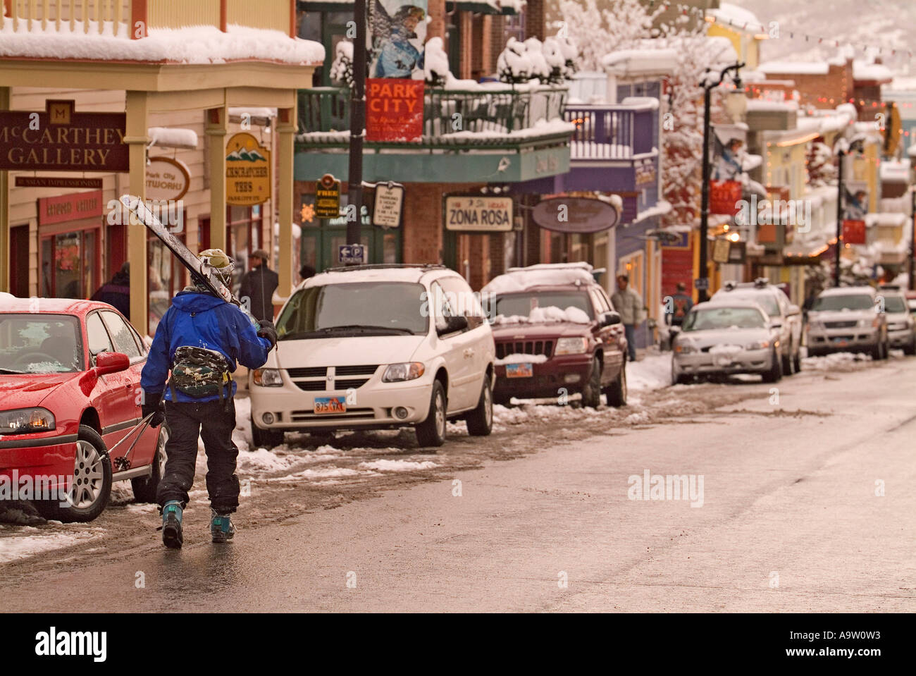 Historic skis hi-res stock photography and images - Alamy