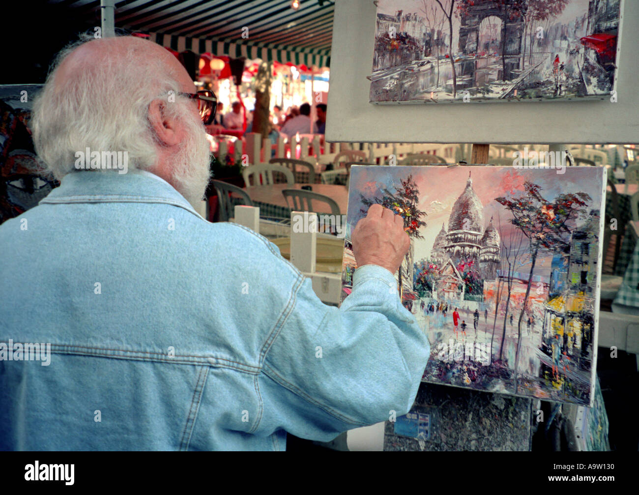 Painter Artist at work Montmartre Paris France Stock Photo - Alamy