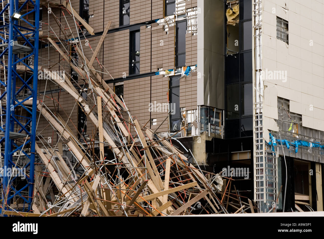 Scaffolding Collapse Stock Photos & Scaffolding Collapse Stock Images ...