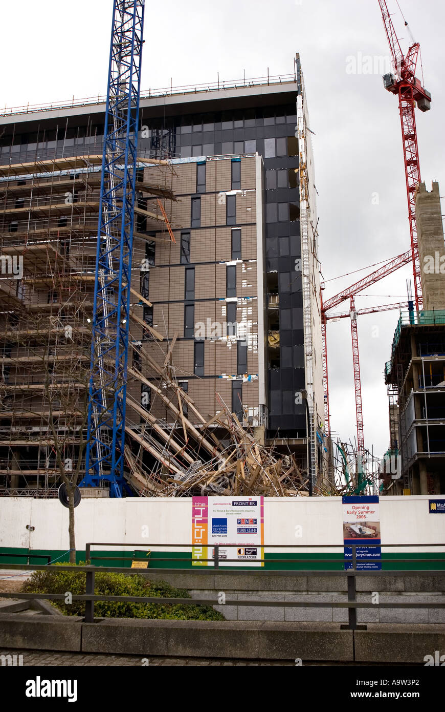 Milton Keynes scaffolding collapse Stock Photo - Alamy