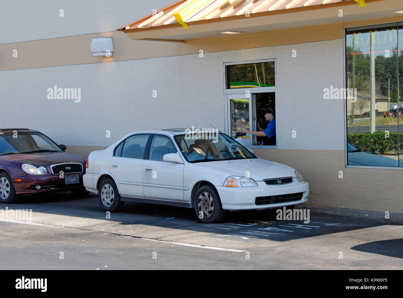 Mcdonalds Drive Thru Window Empty