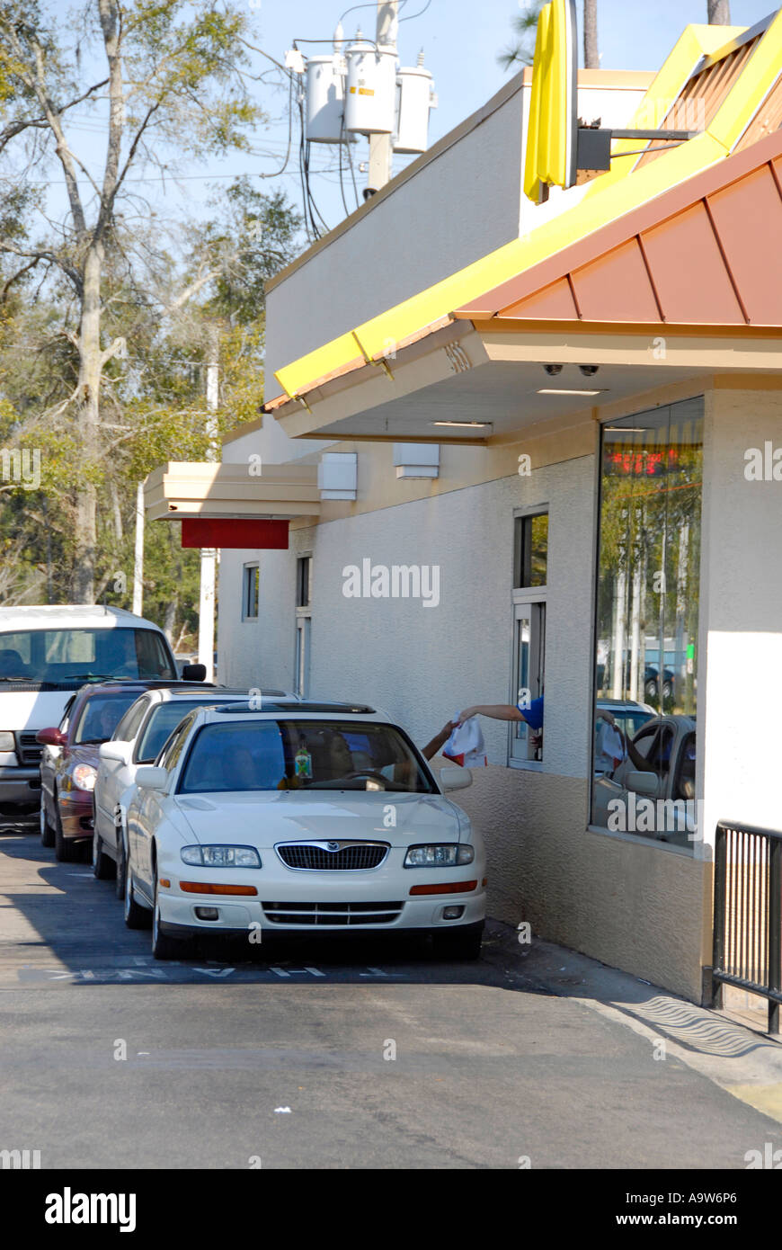 Mcdonalds drive through window hi-res stock photography and images - Alamy