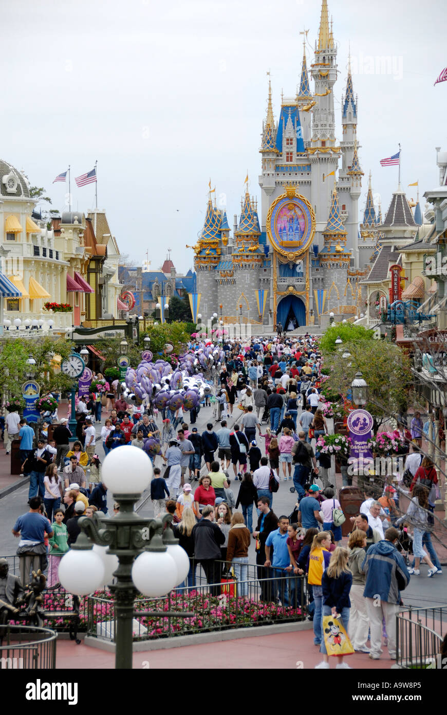 Magic kingdom orlando hi-res stock photography and images - Alamy