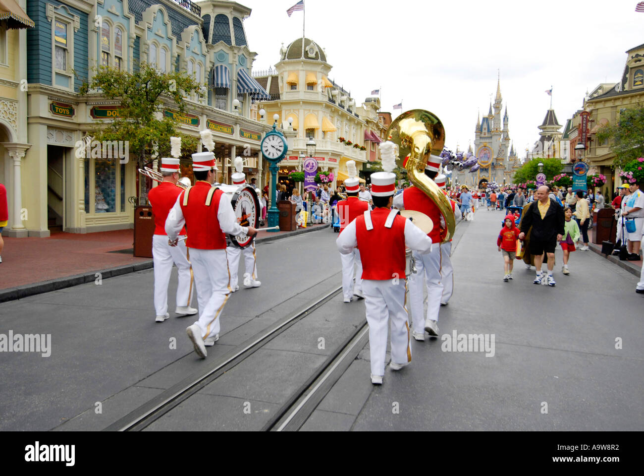 Musical band on main street at Magic Kingdom at Walt Disney World ...