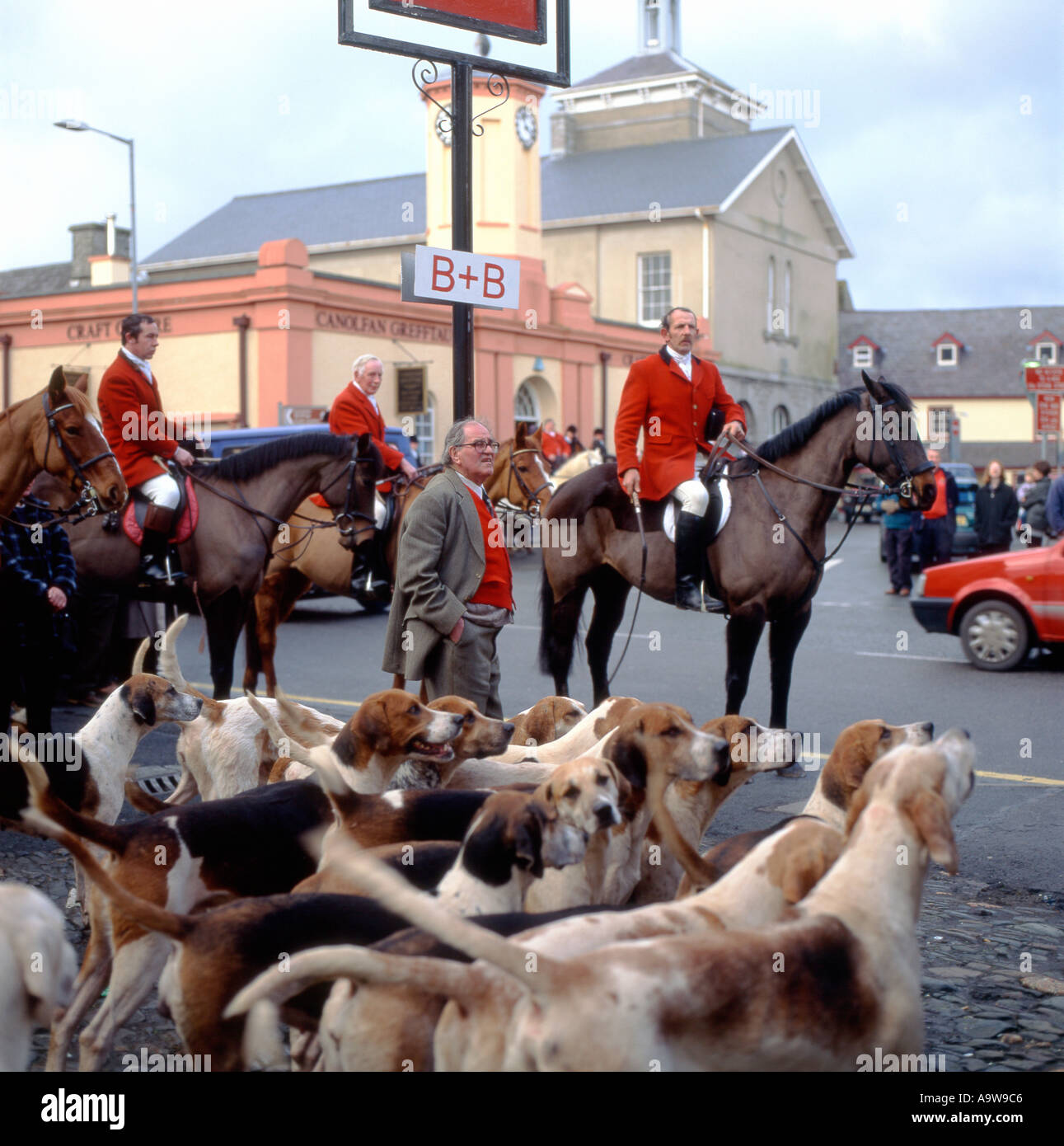 Hunters wearing red coats riding horses at the Boxing Day Hunt ...