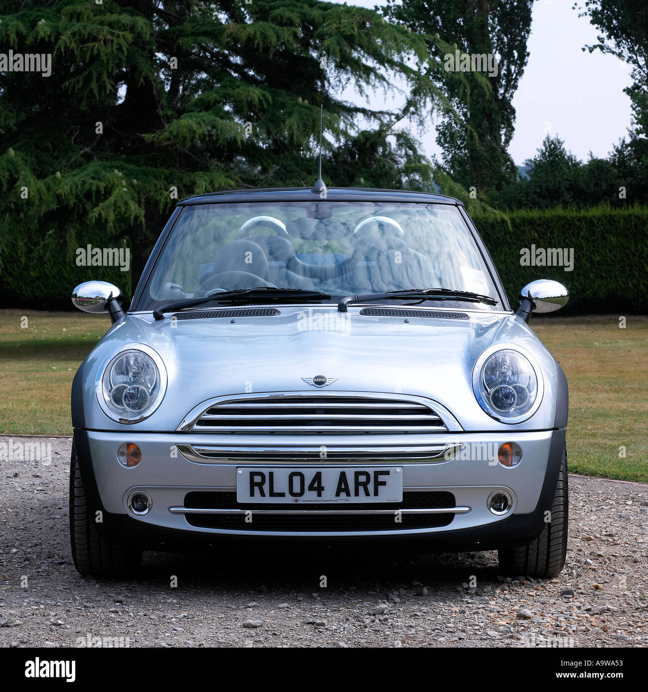 Mini cooper front hi-res stock photography and images - Alamy