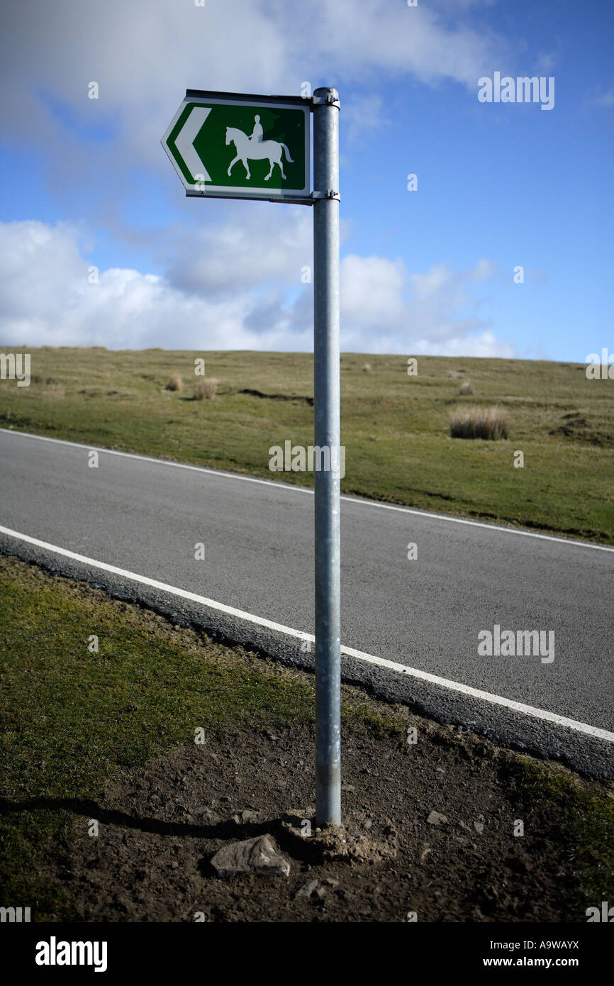 Horse riding sign hi-res stock photography and images - Alamy