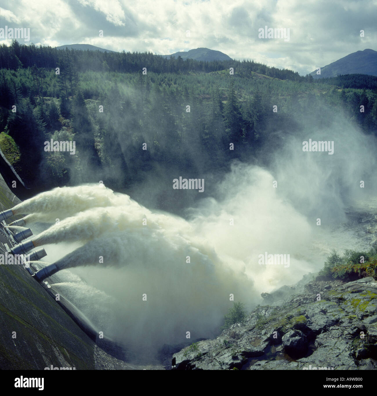 Reducing water levels hi-res stock photography and images - Alamy