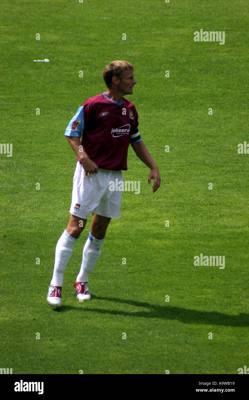 Teddy sheringham hi-res stock photography and images - Alamy