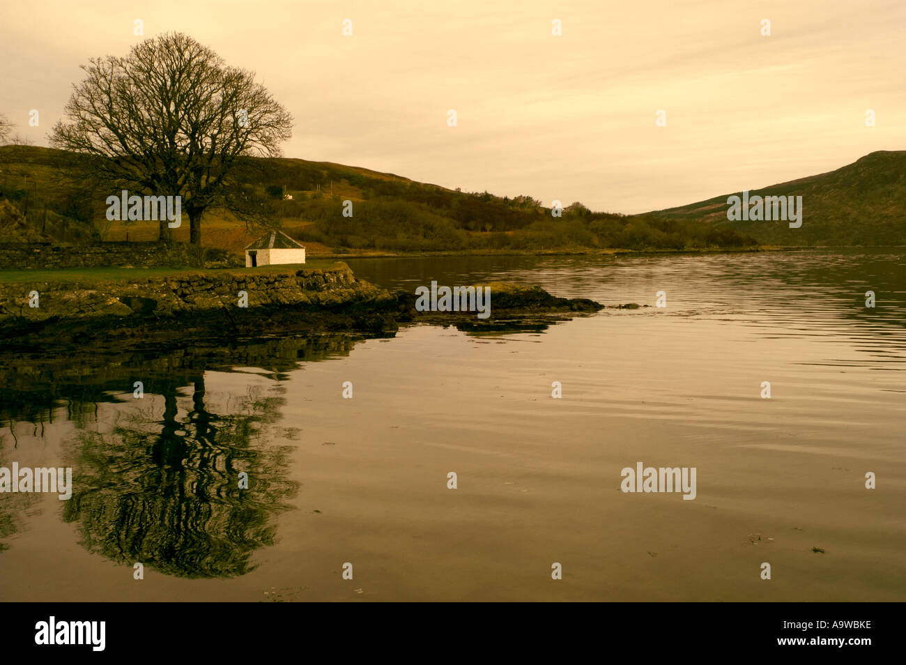 Loch side building hi-res stock photography and images - Alamy