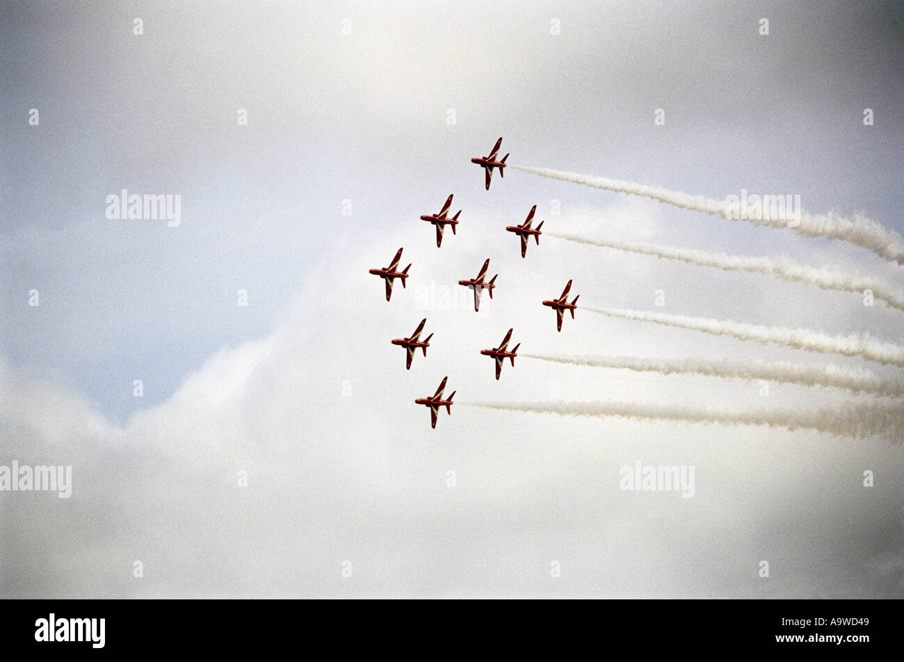 3 red arrows hi-res stock photography and images - Alamy
