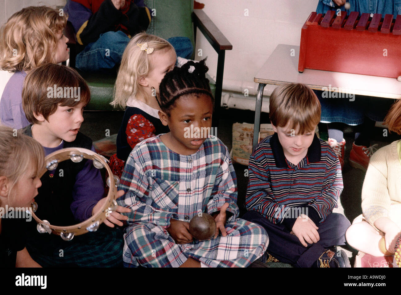 primary school music lesson Stock Photo - Alamy
