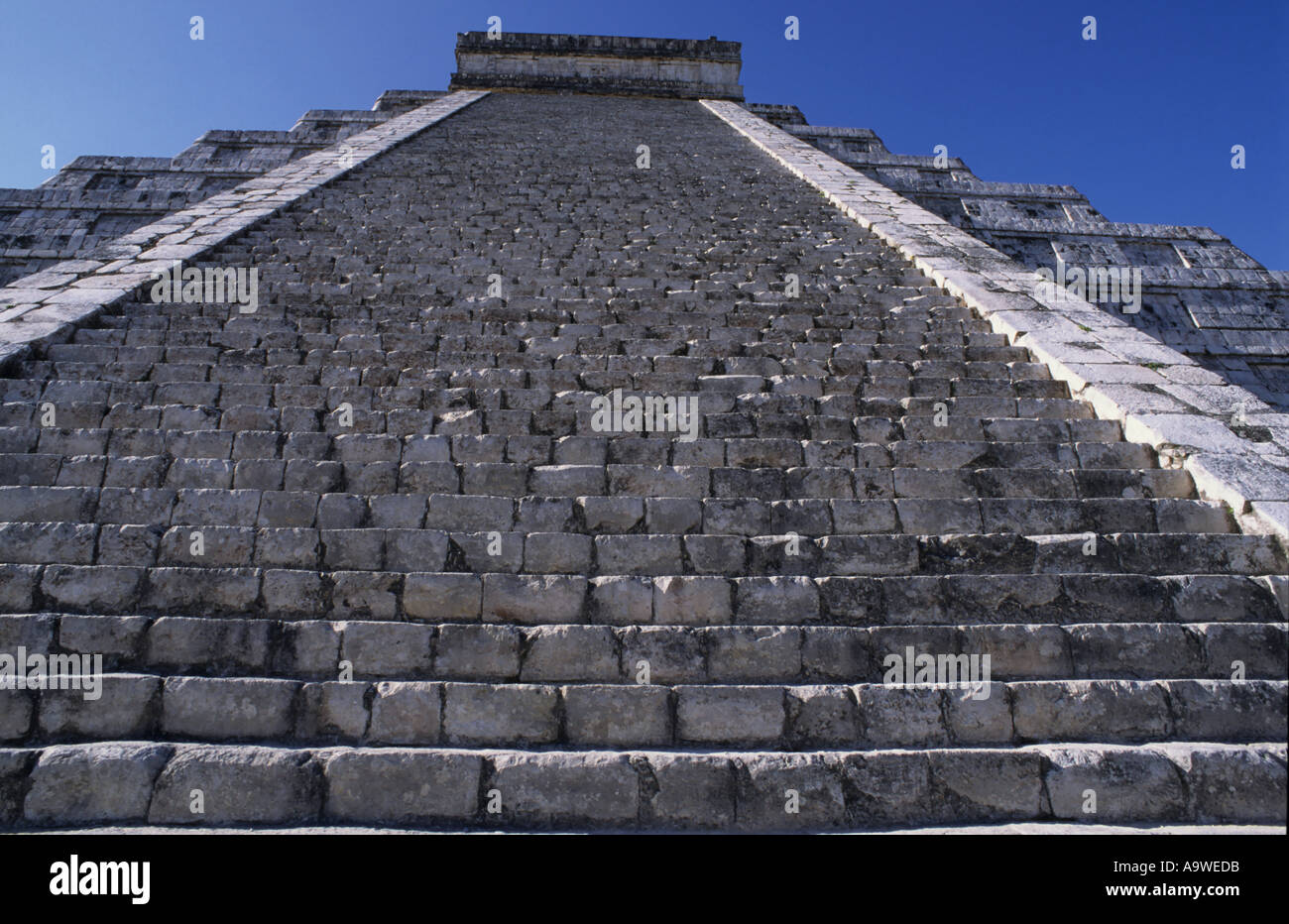 Chichen Itza, Mexico - Steps / stairs on the El Castillo Pyramid Of ...