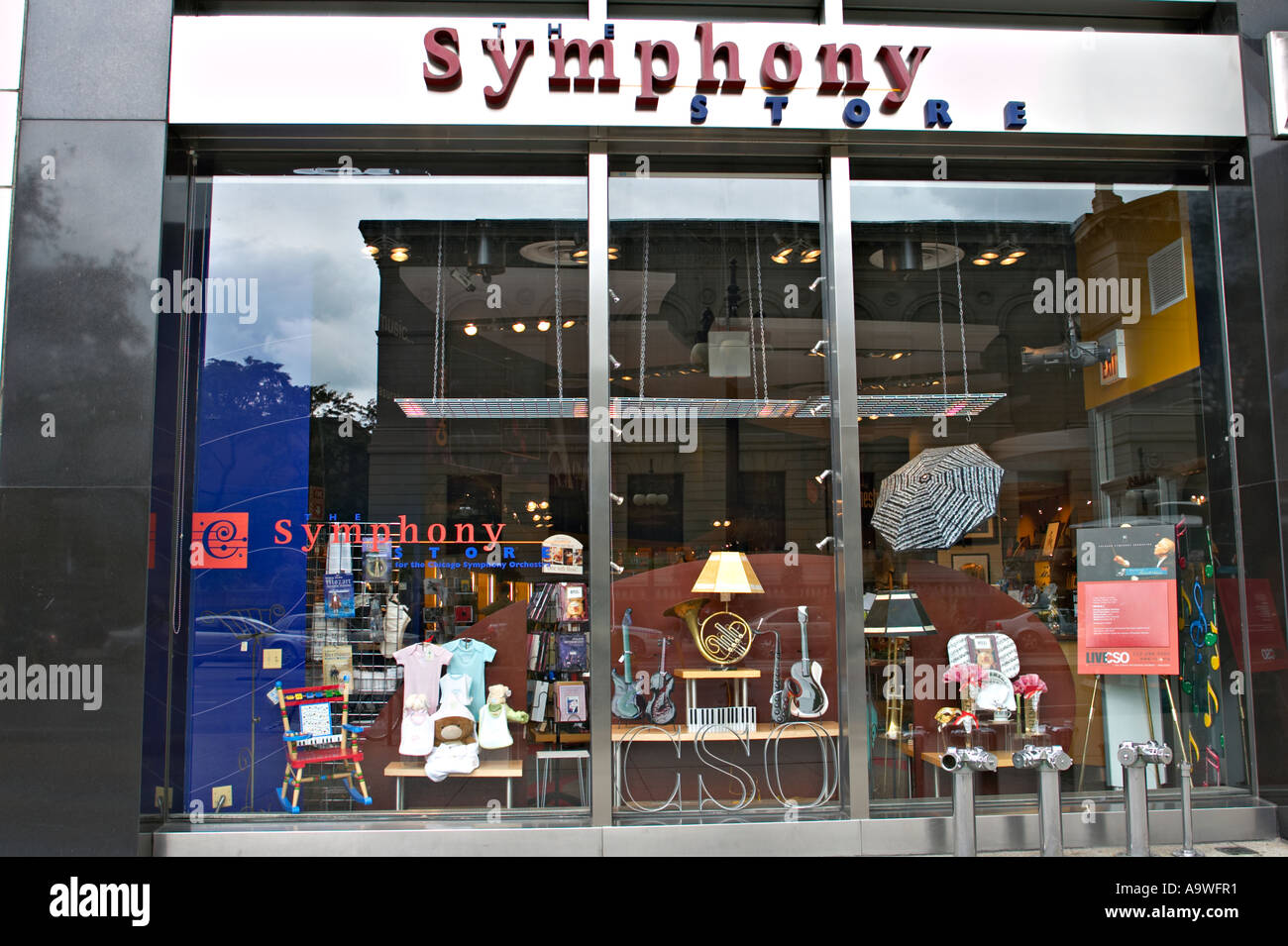STREET SCENE Chicago Illinois Symphony store for CSO Chicago Symphony ...