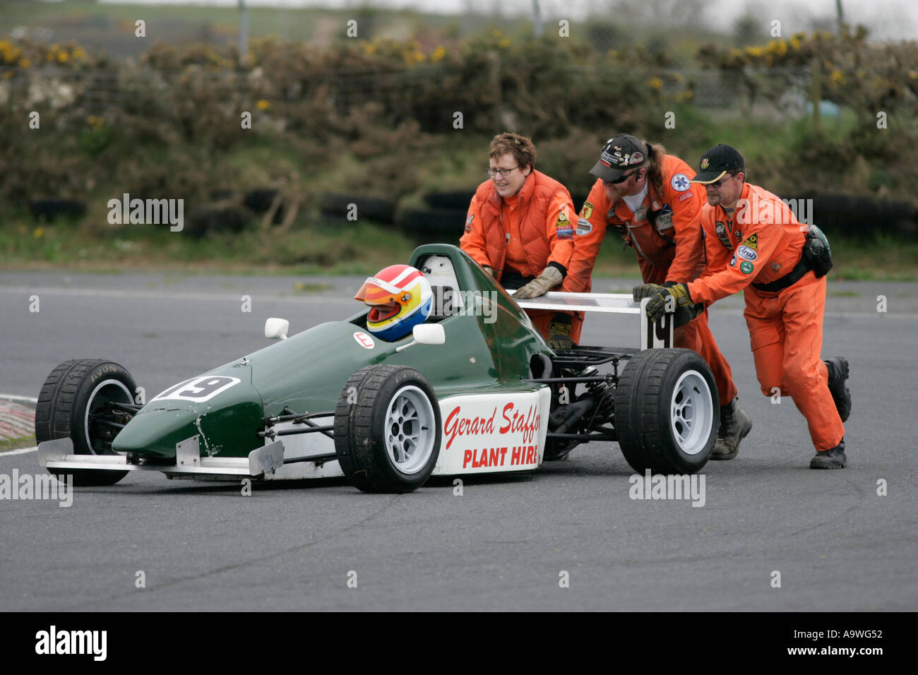 Formula Sheane pushed by motorsport marshalls at 500 MRCI Race Meeting ...