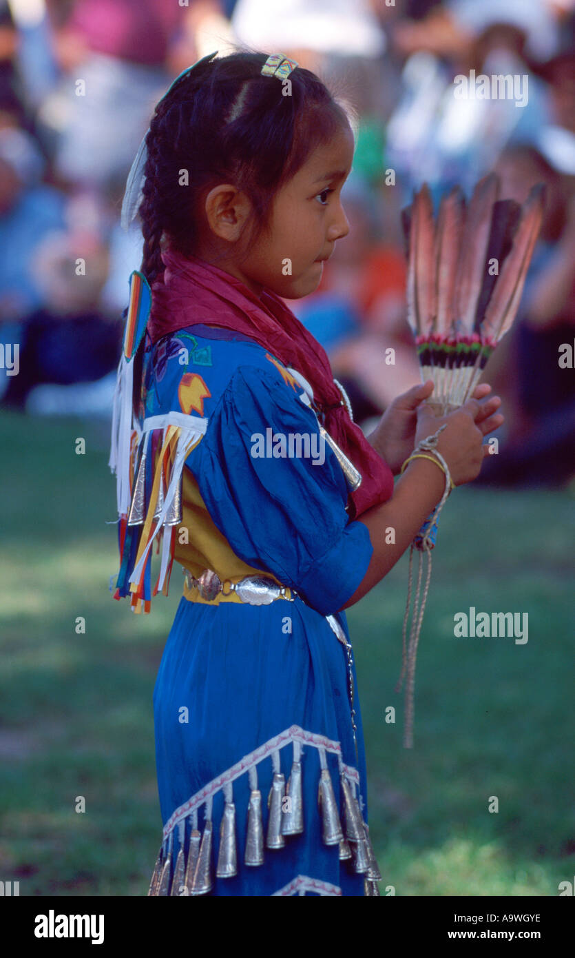 Native American Indian girl in Traditional Dress The Palace of The ...