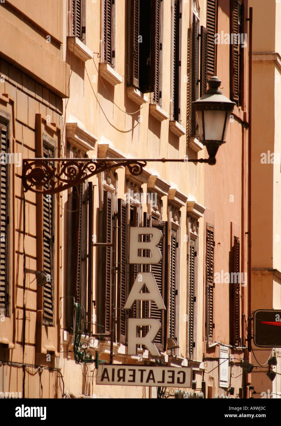 Street scene in rome hi-res stock photography and images - Alamy