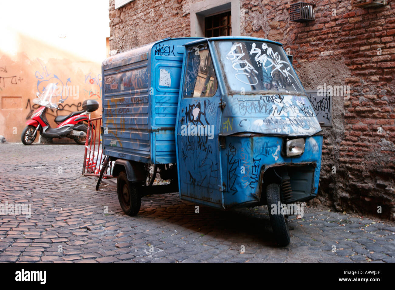 Three wheel van hi-res stock photography and images - Alamy