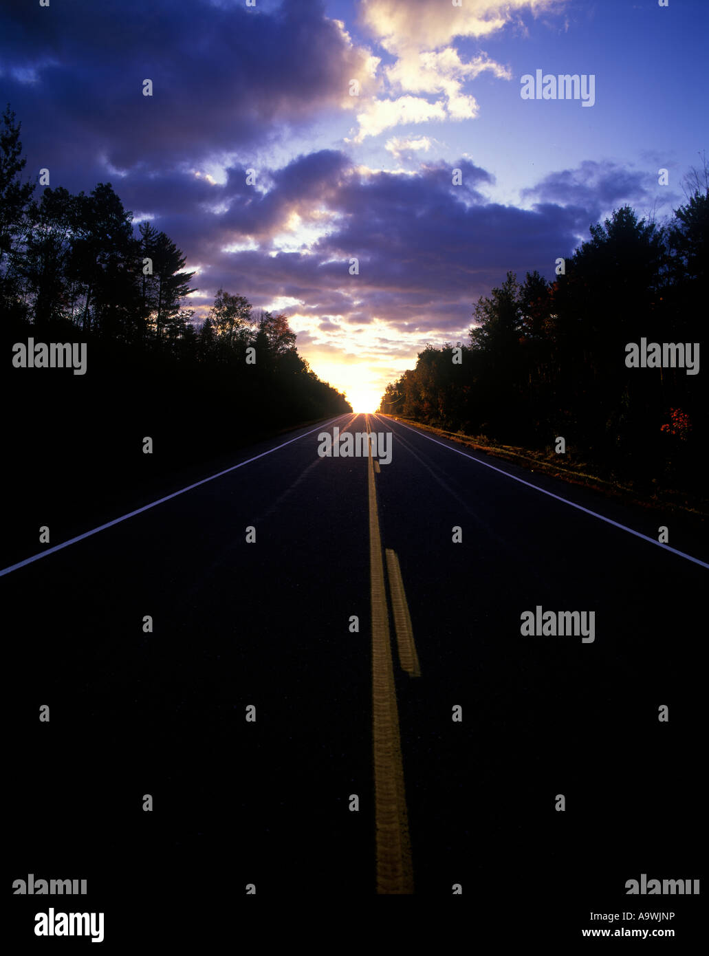 EMPTY ROAD ROOSEVELT HIGHWAY ROUTE 2 VERMONT USA Stock Photo - Alamy