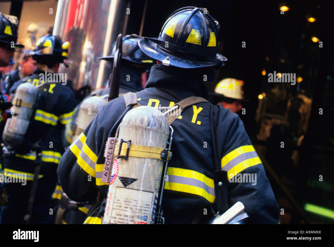Fireman entering burning building hi-res stock photography and images ...