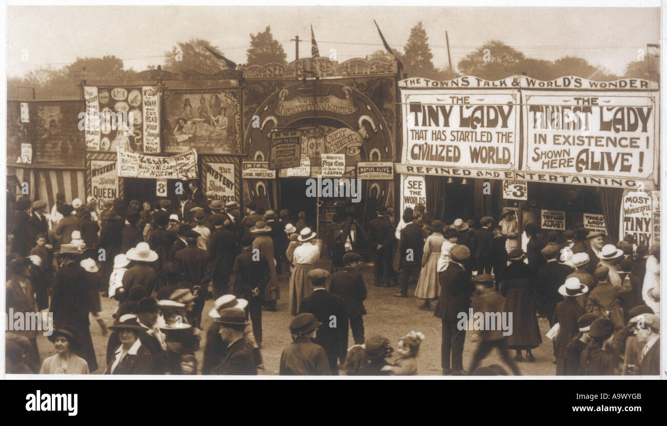 Sideshow freak hi-res stock photography and images - Alamy