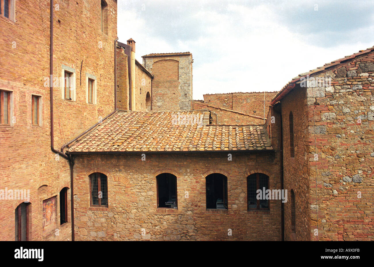 Proportioned architecture hi-res stock photography and images - Alamy