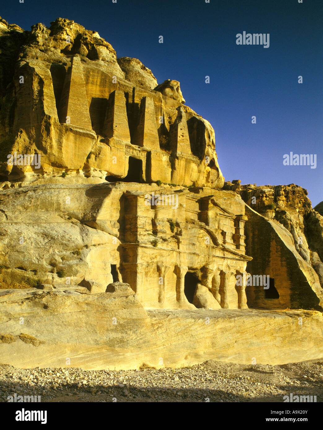 Petra ruins hi-res stock photography and images - Alamy