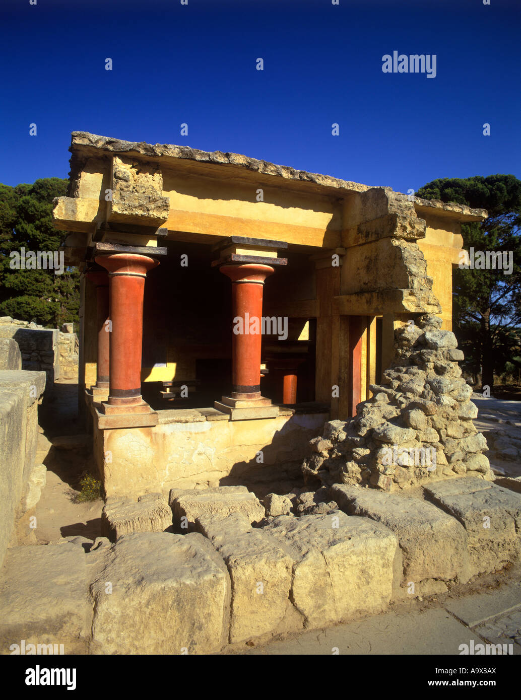 Crete knossos royal hi-res stock photography and images - Alamy