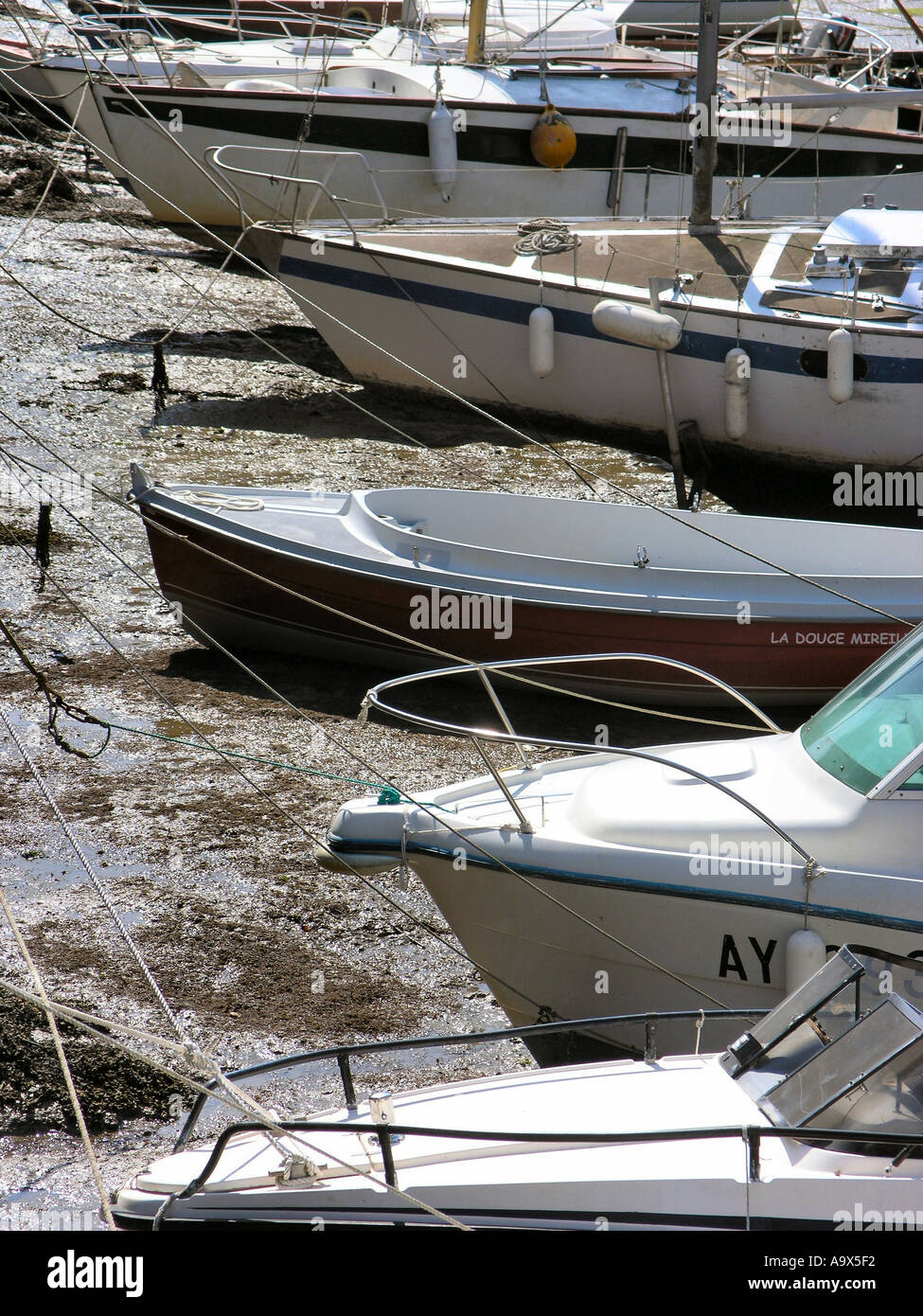 Boats flaoting on sea hi-res stock photography and images - Alamy