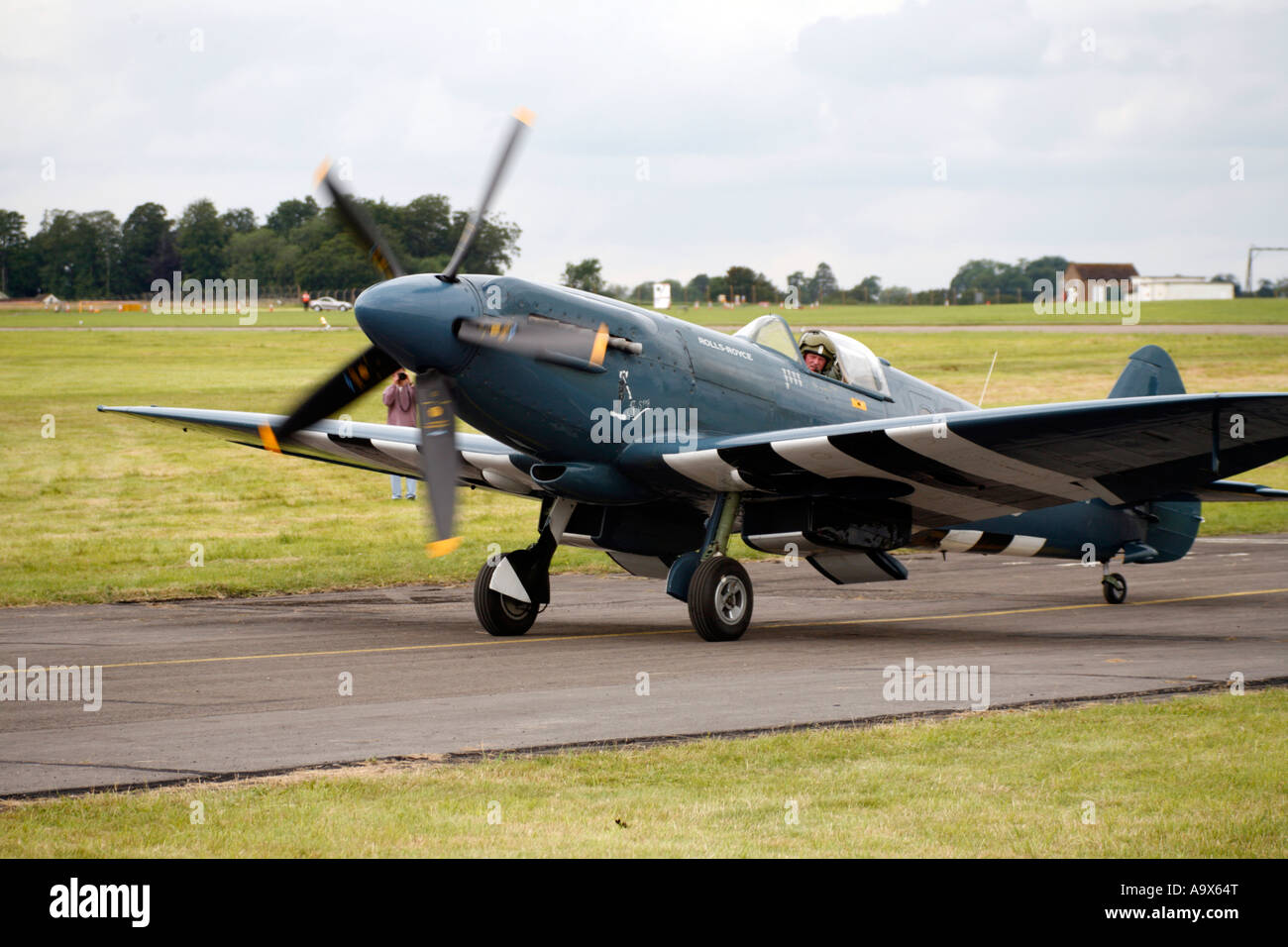 Supermarine spitfire ii hi-res stock photography and images - Alamy